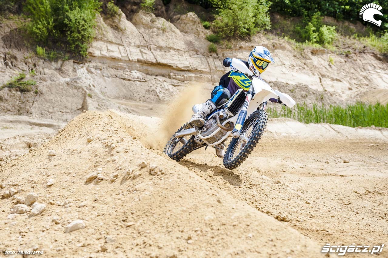 Zdjęcia: w zakrecie husky mx 2017 - Husqvarna motocross 2017 pod kontrola