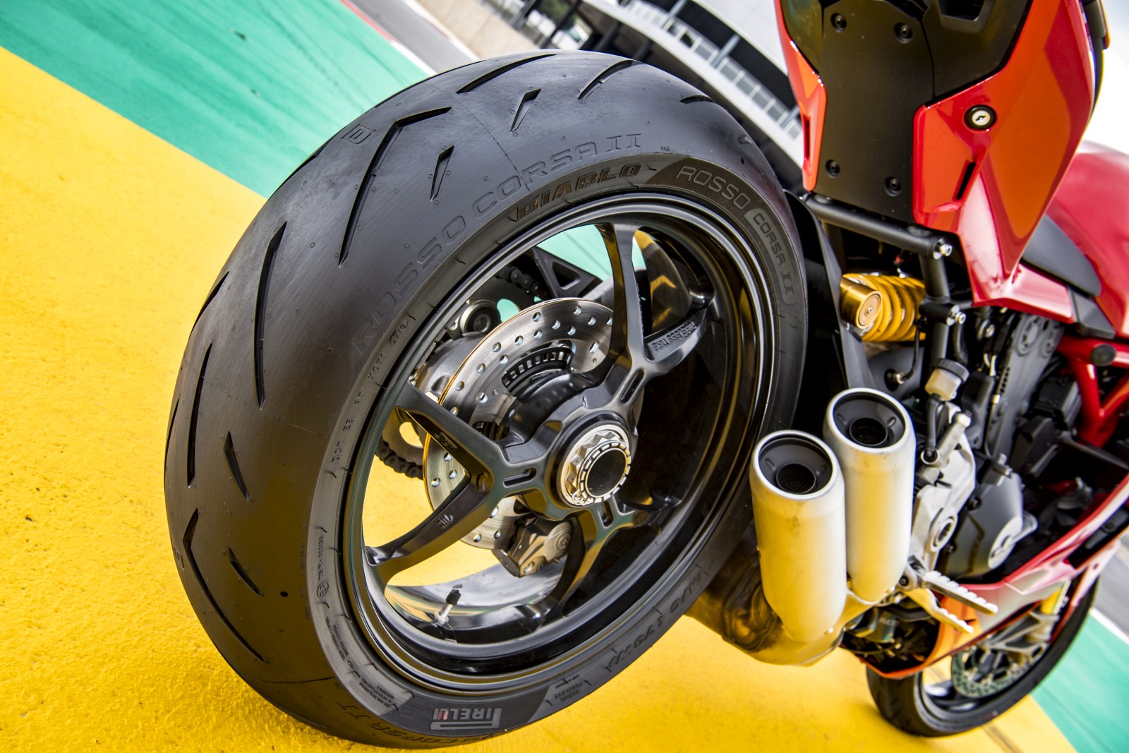 Zdjęcia: Pirelli Diablo Rosso Corsa II 4 - Pirelli Diablo Rosso Corsa II opony szosowotorowe ze ...