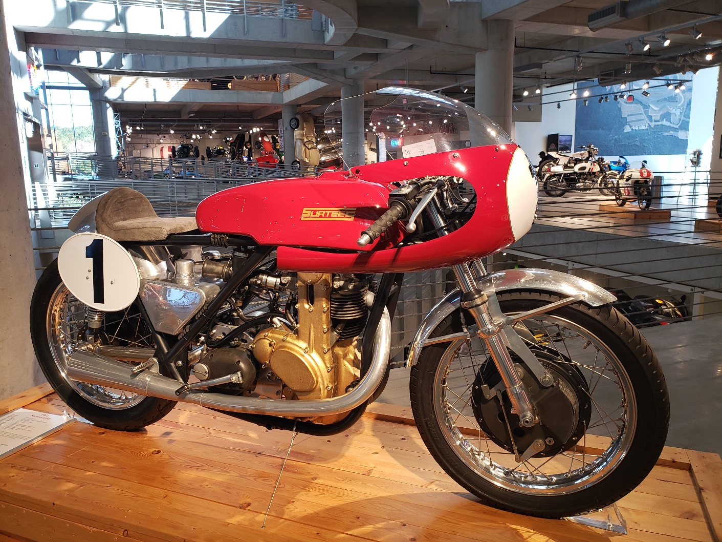 Zdjęcia: motocykl johna surteesa z silnikiem matchless - John Surtee mistrz wszech czasow ...