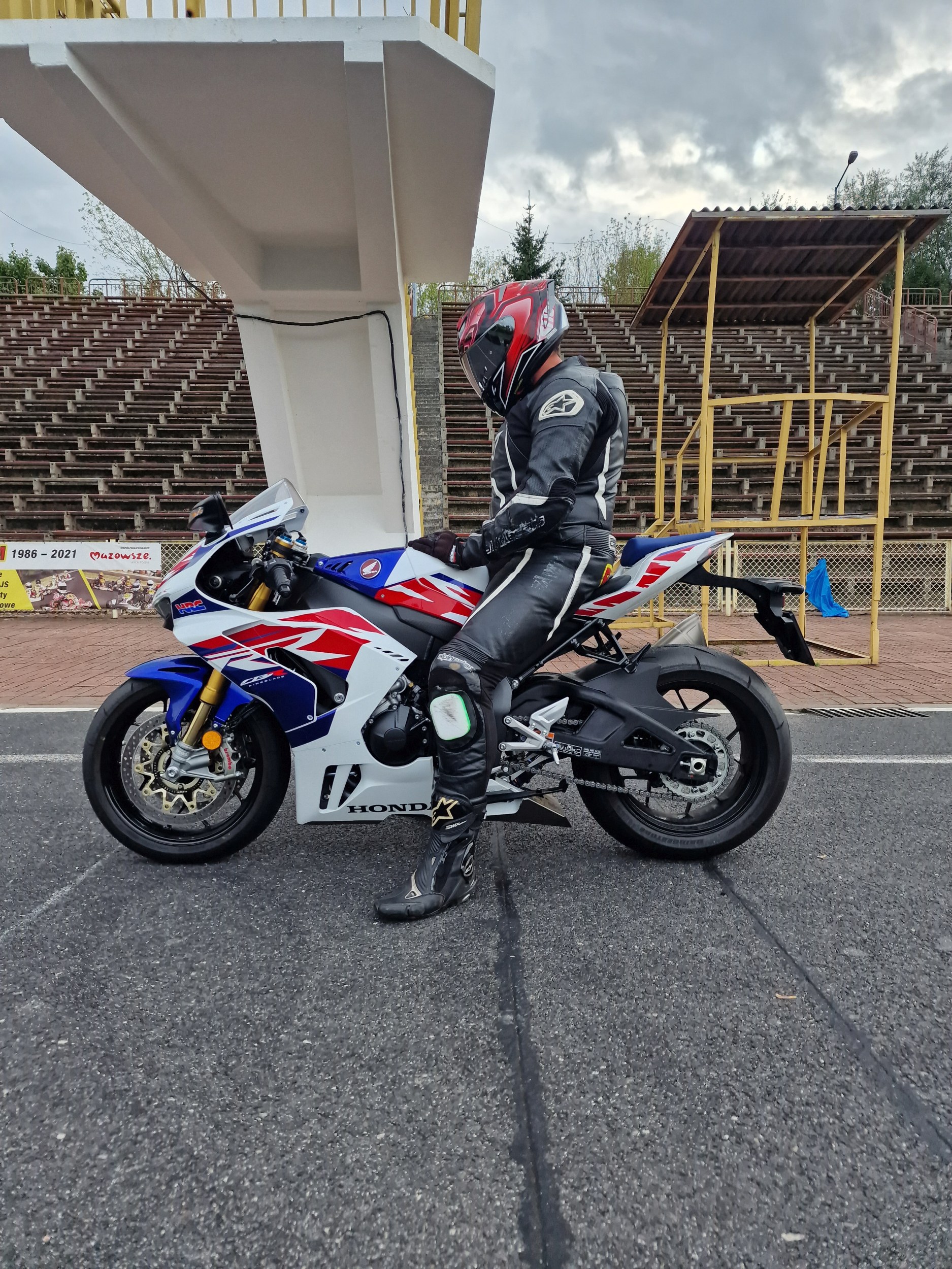 Zdjęcia: 15 Honda CBR 1000RR R SP Fireblade test motocykla sportowego ...