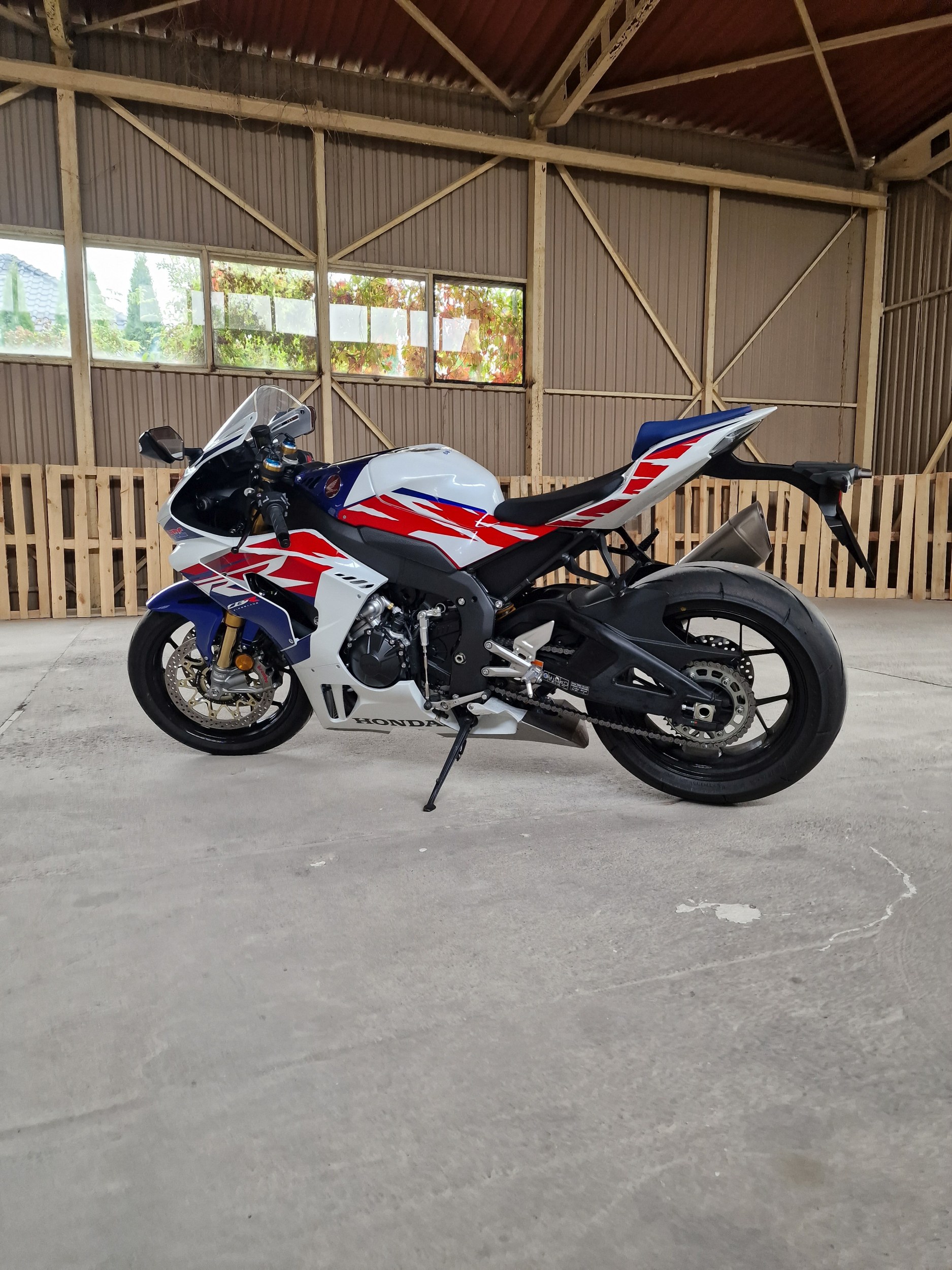 Zdjęcia: 17 Honda CBR 1000RR R SP Fireblade statyka - Honda CBR 1000RRR ...